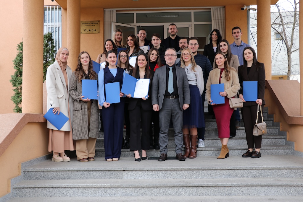 Ministar Velagić uručio priznanja dobitnicima rektorovih nagrada ...