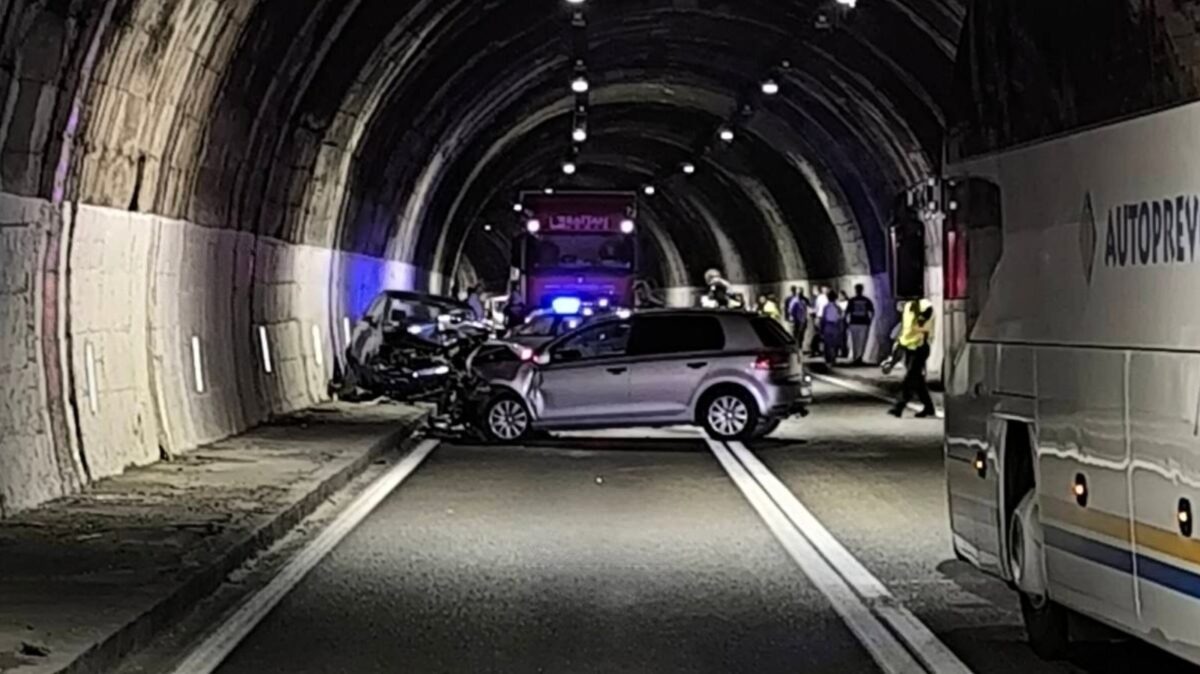 Salakovac: Teška nesreća u tunelu, saobraćaj bio potpuno obustavljen ...